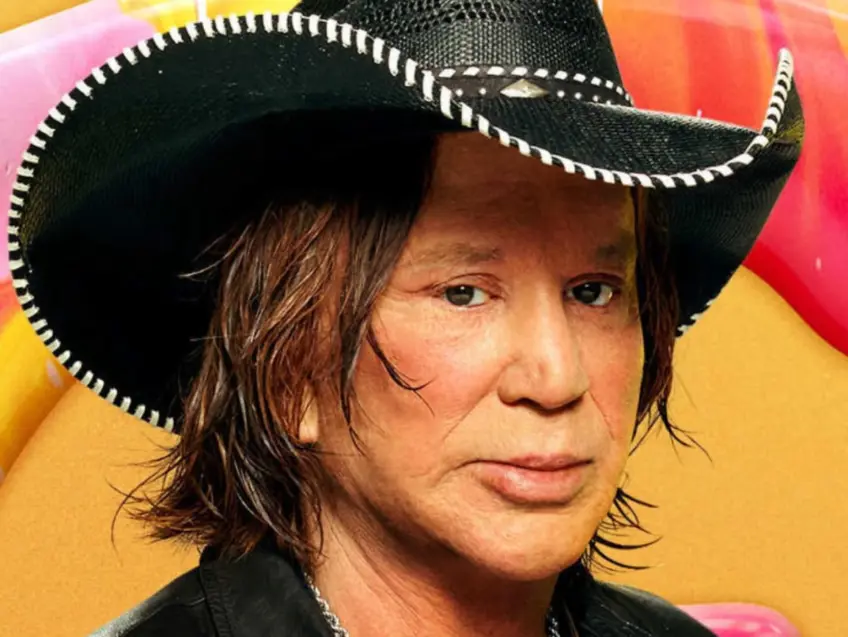 Mickey Rourke warns fans over fake charity campaign