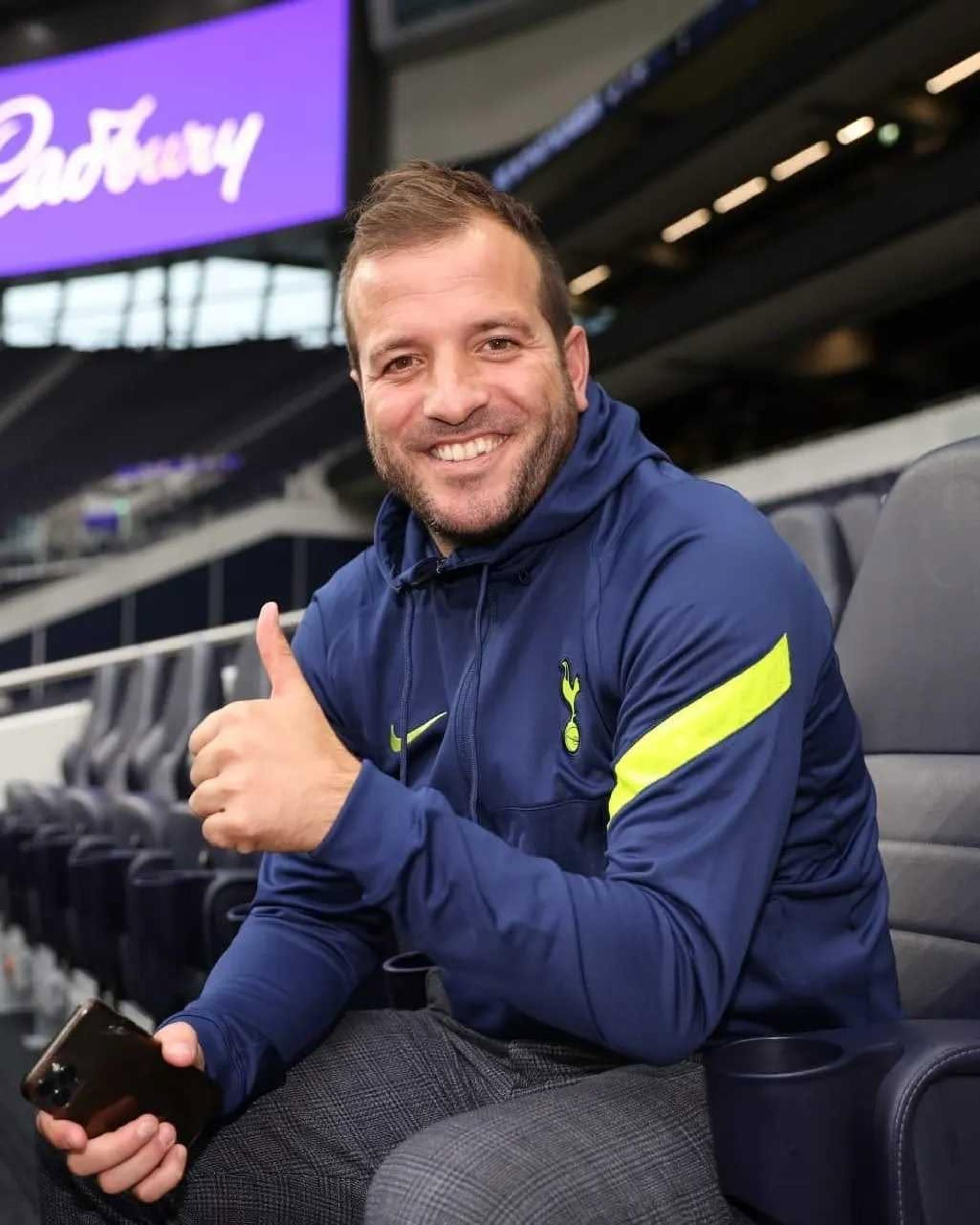 Rafael van der Vaart faces backlash over World Cup joke about Japan players